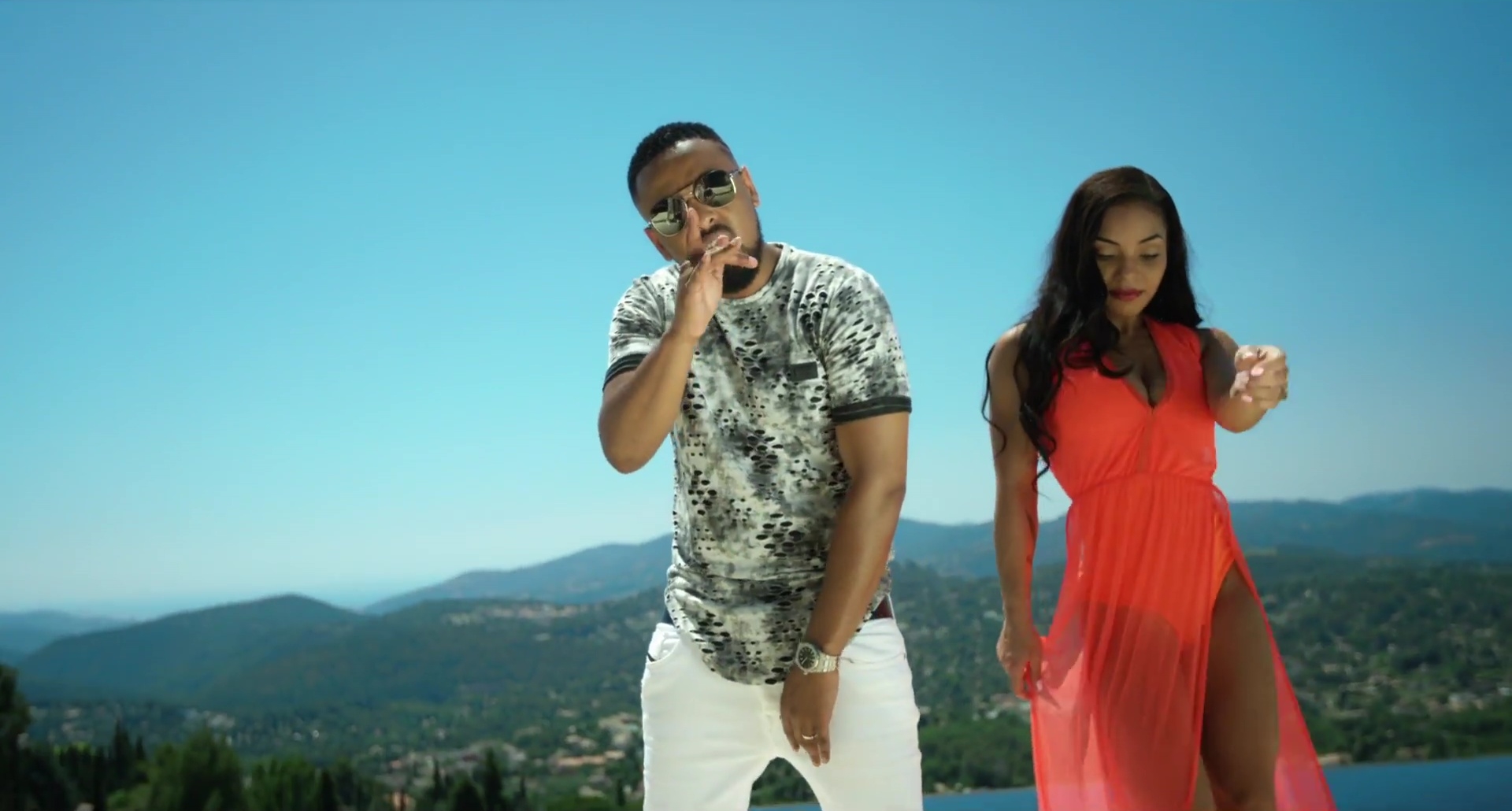 Alonzo nous présente Binta dans son nouveau clip ! - LIVE ACTU