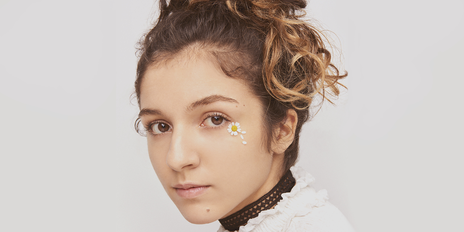 Naya, une jeune artiste en éclosion ! - LIVE ACTU