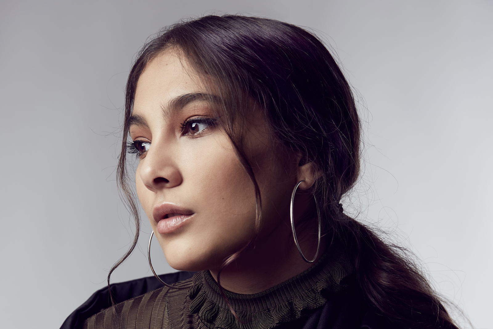 Chilla interprète « Si J'Étais Un Homme » en piano/voix ! - LIVE ACTU