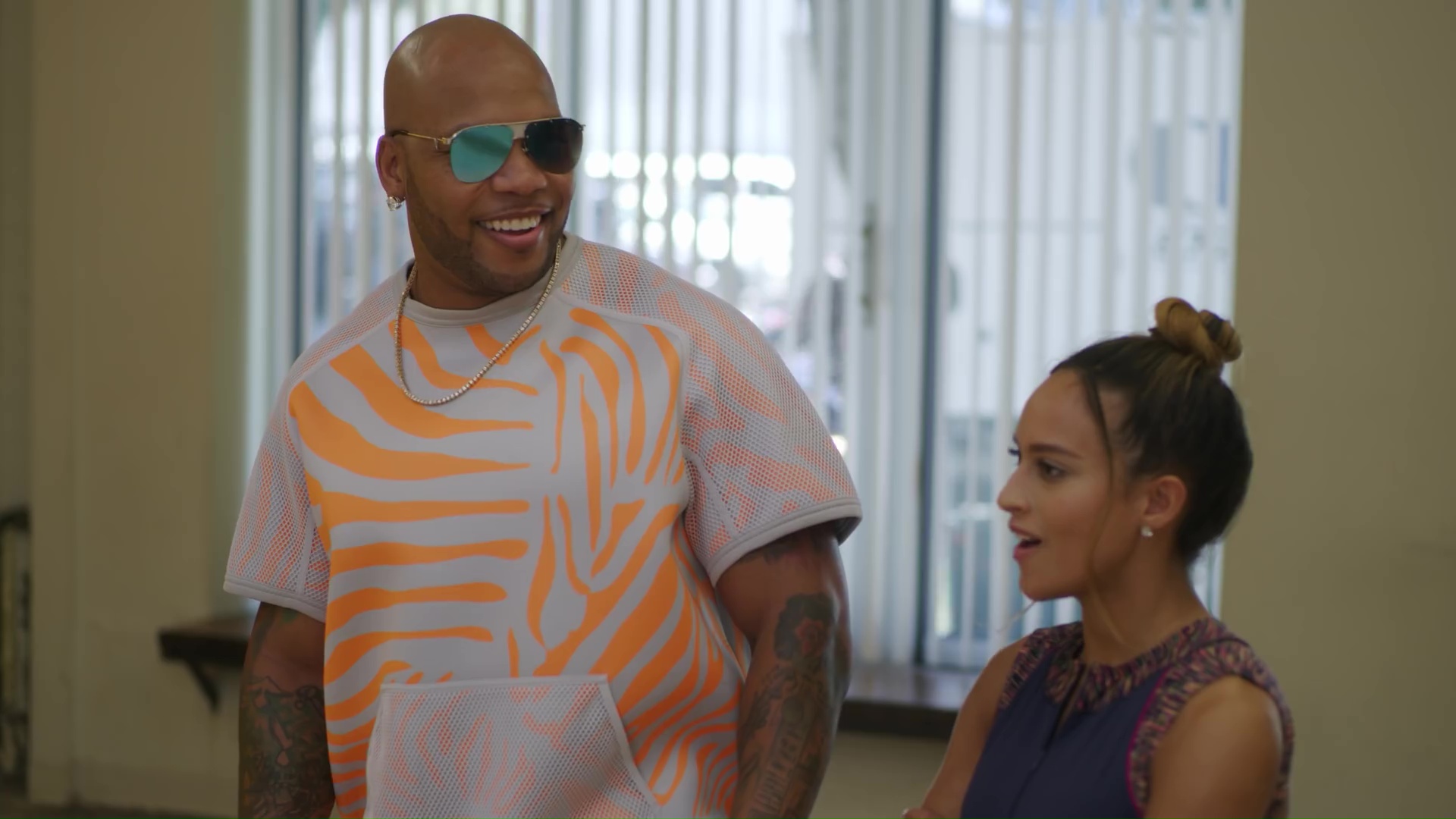 Flo Rida tombe amoureux dans « Dancer » ! - LIVE ACTU