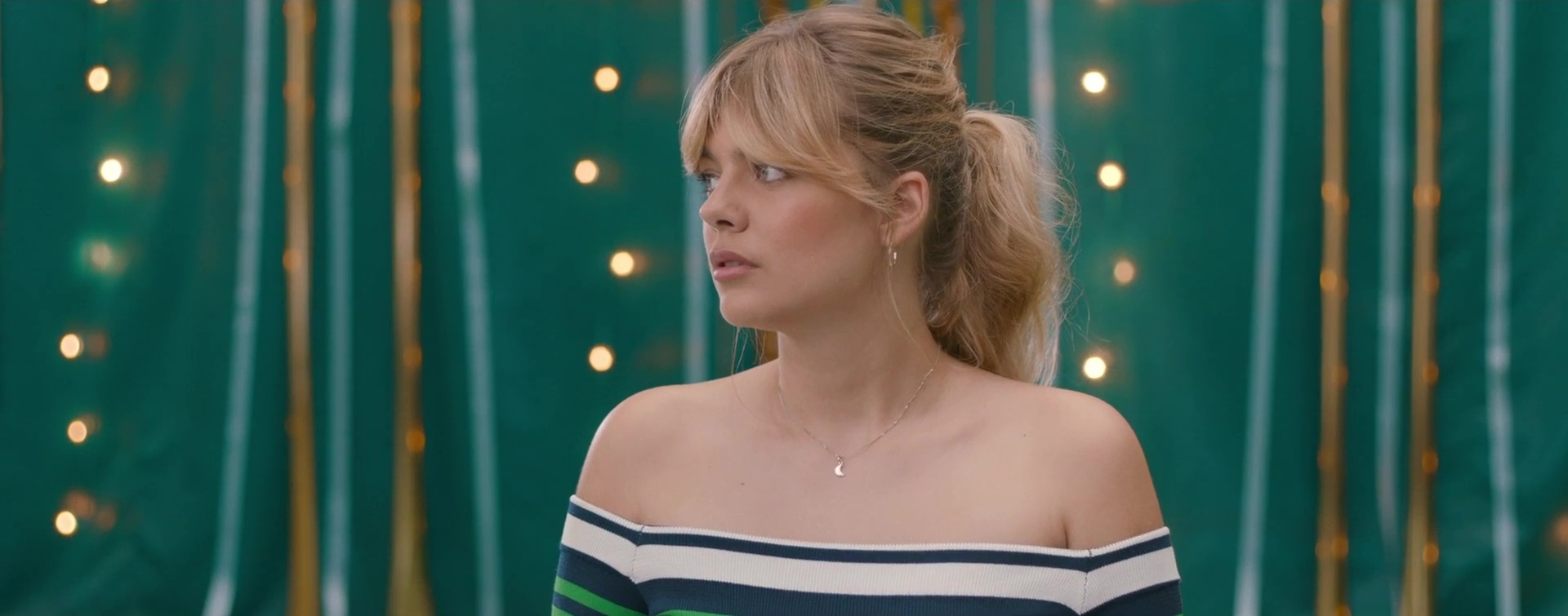 Louane se surpasse dans son nouveau clip « No » ! - LIVE ACTU