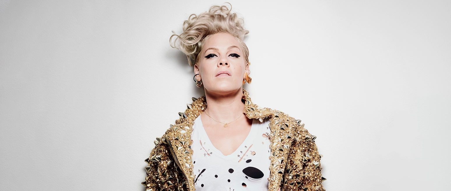P!nk est de retour avec le single « Walk Me Home » ! - LIVE ACTU