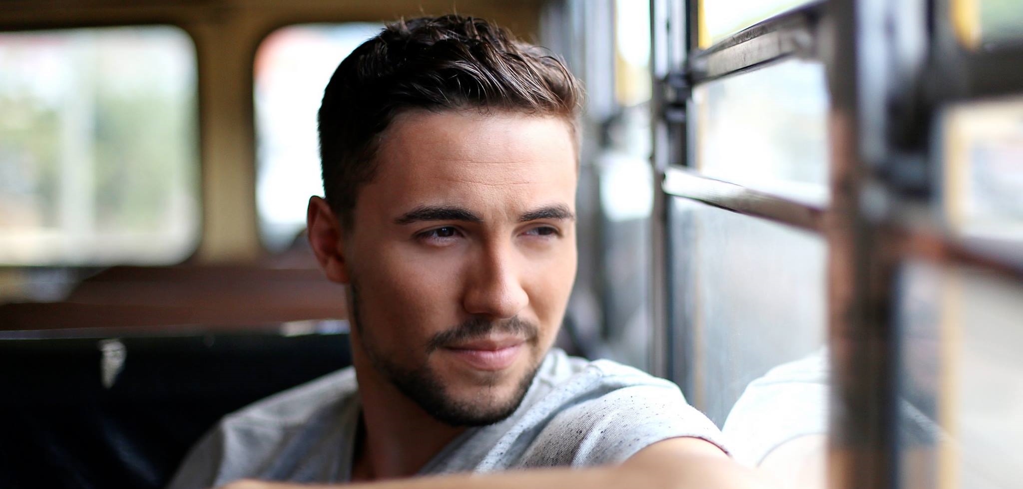 Olivier Dion explore l'amour et ses facettes en musique ! - LIVE ACTU