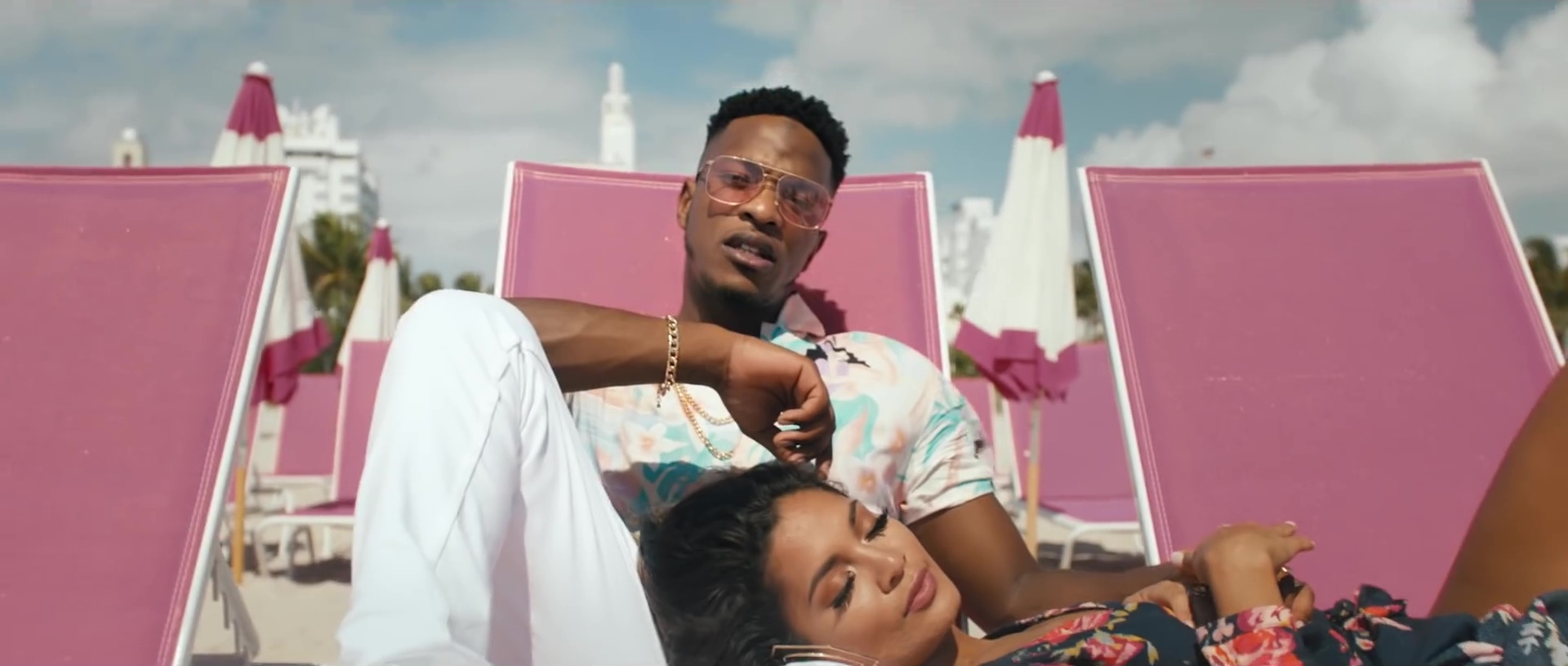 Niska et Booba exportent leur « Médicament » à Miami ! - LIVE ACTU