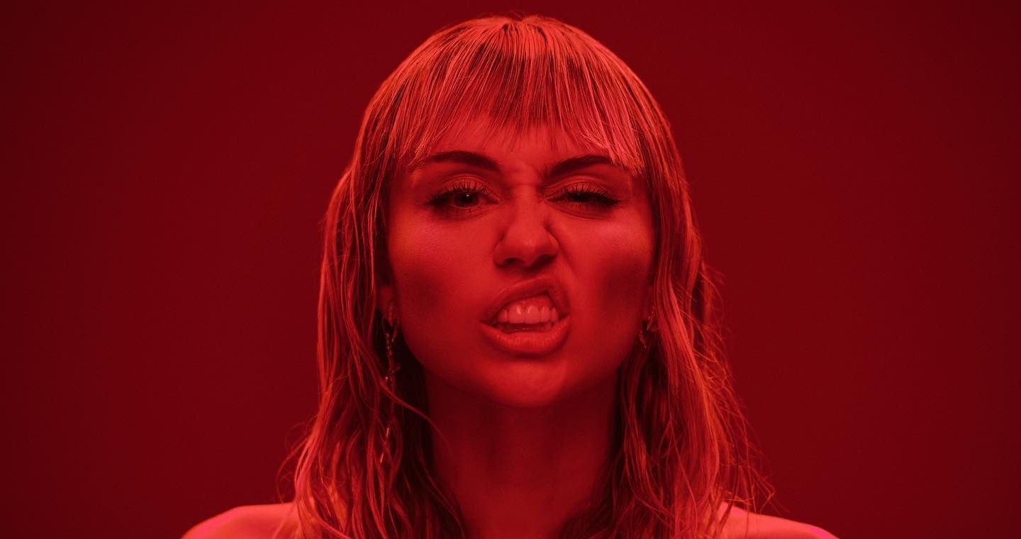 Miley Cyrus s'engage dans « Mother's Daughter » ! - LIVE ACTU