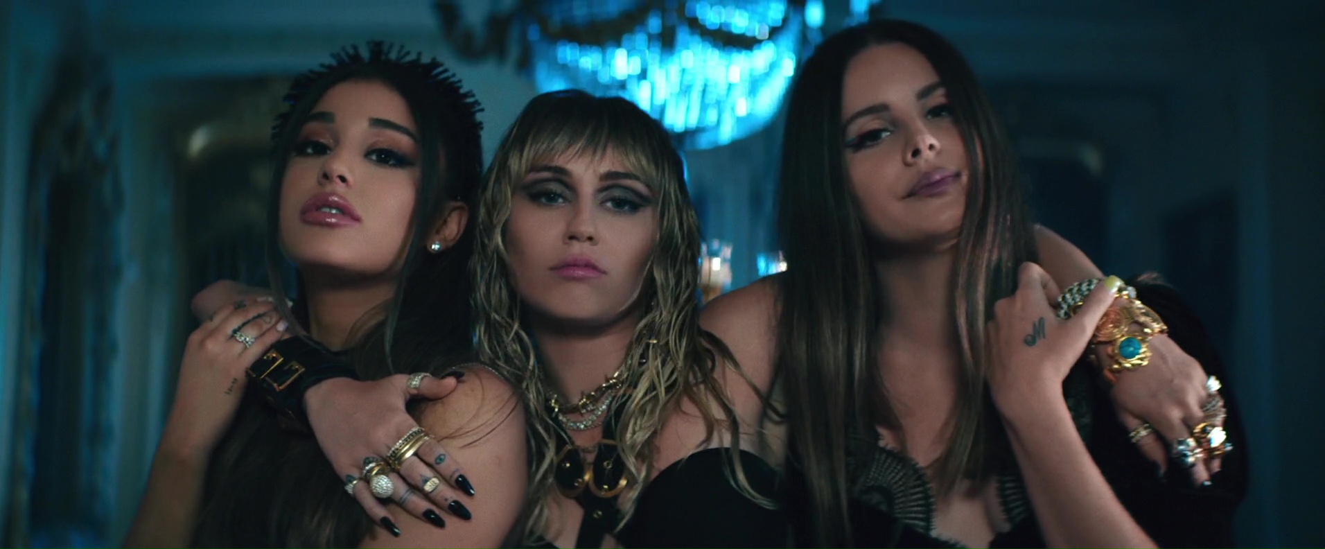 Ariana, Lana et Miley dévoilent « Don't Call Me Angel » ! - LIVE ACTU