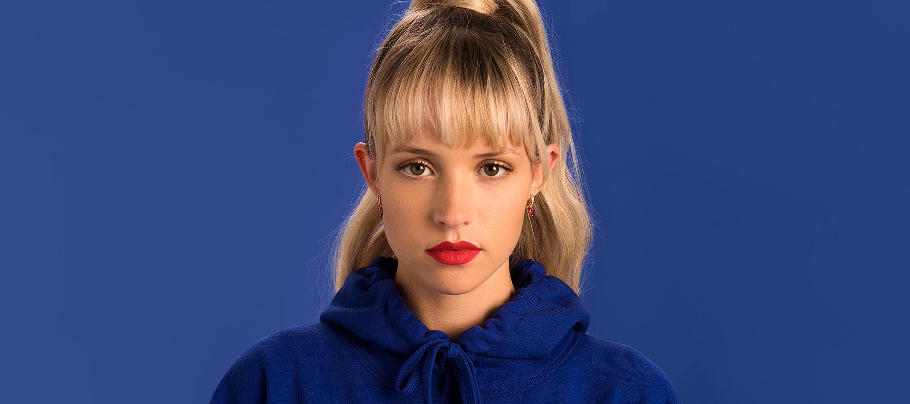 Angèle réédite son 1er album « Brol » ! | LIVE ACTU