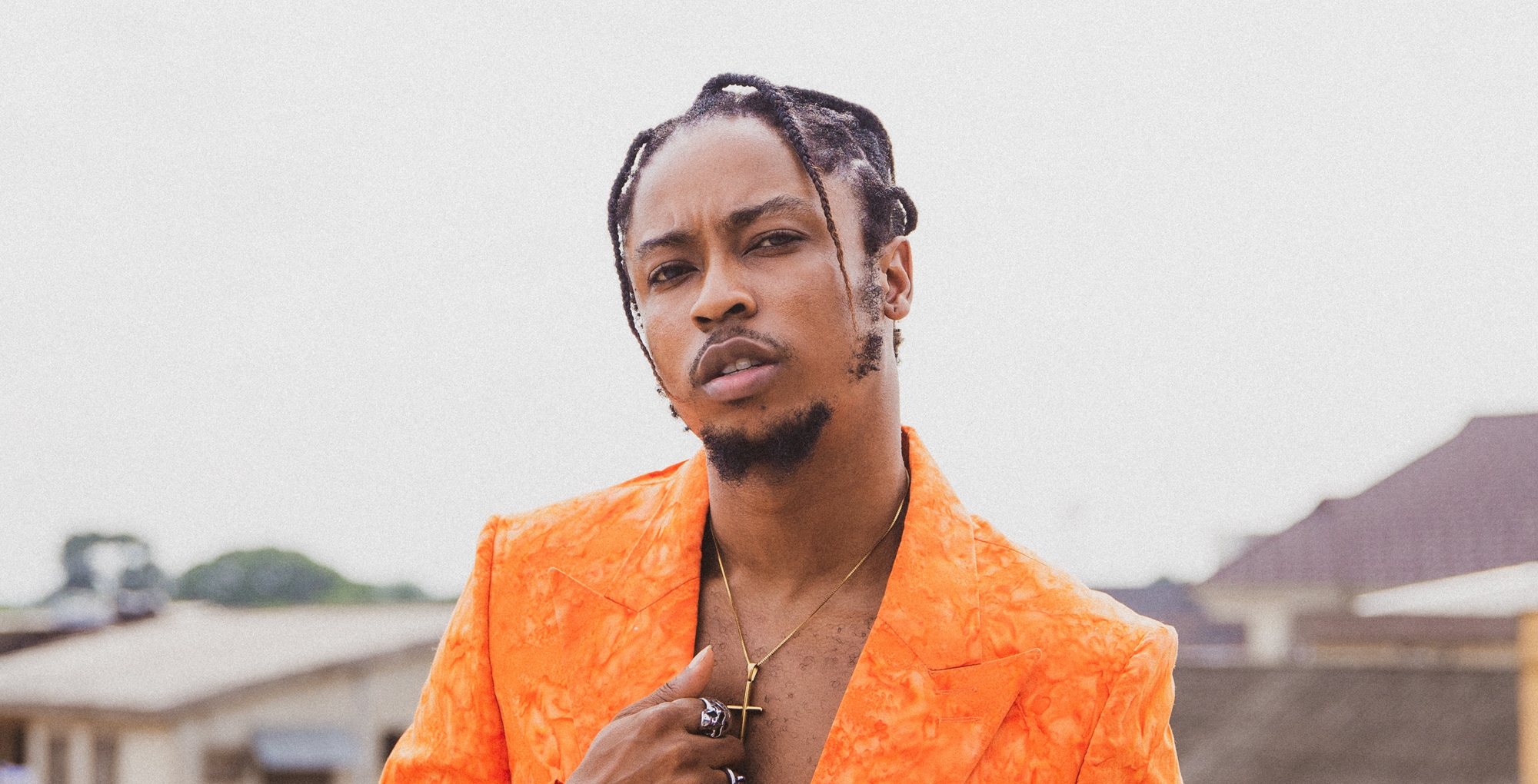 Jujuboy Star prône l'« Enjoyment » dans son nouveau clip ! - LIVE ACTU