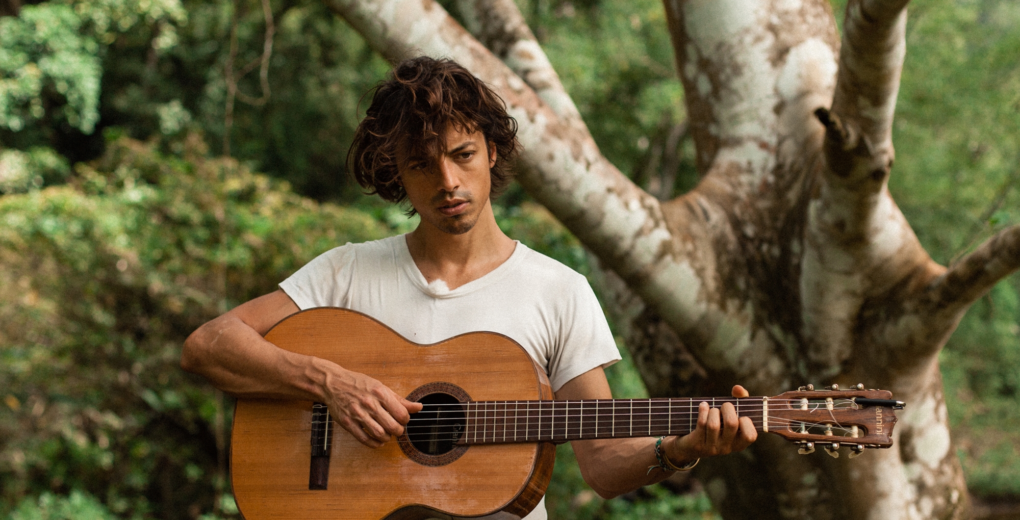 Mathieu Des Longchamps nous emmène « Là-Bas » ! - LIVE ACTU
