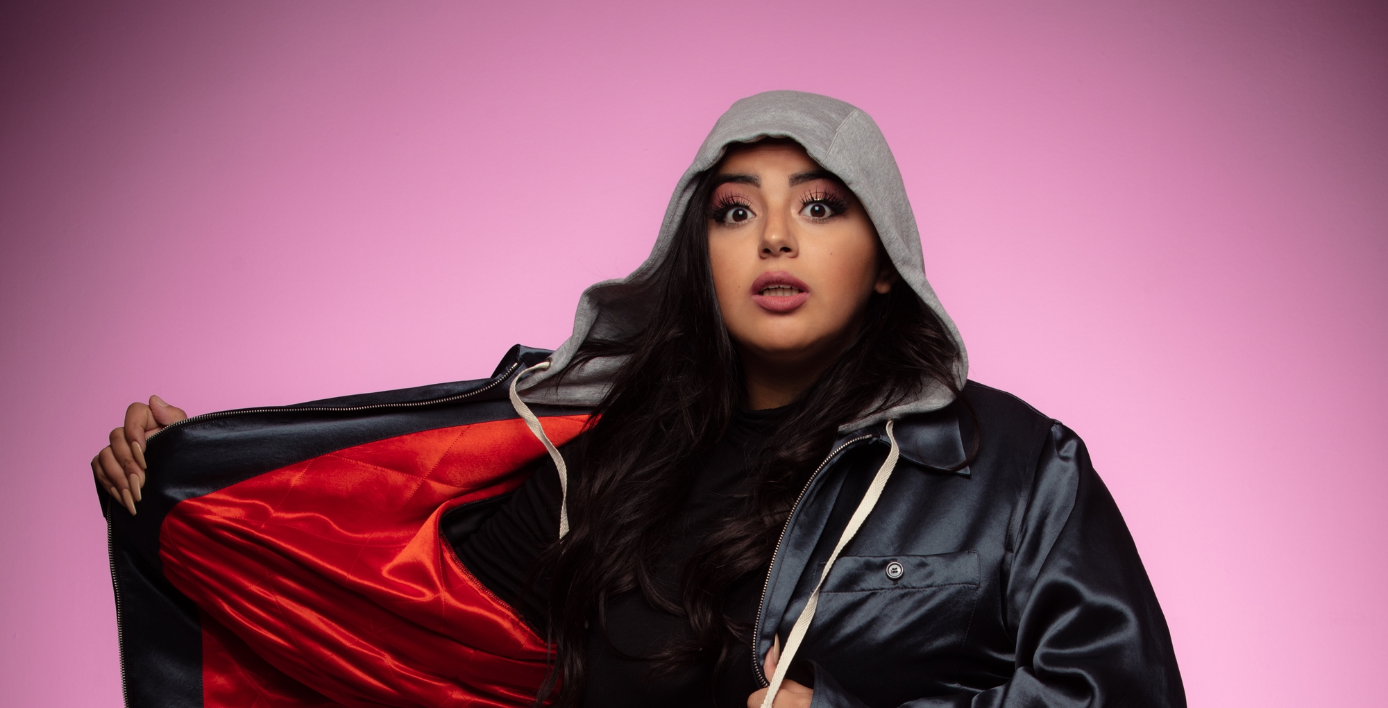 Marwa Loud clippe le plébiscité « Beau Parleur » ! - LIVE ACTU