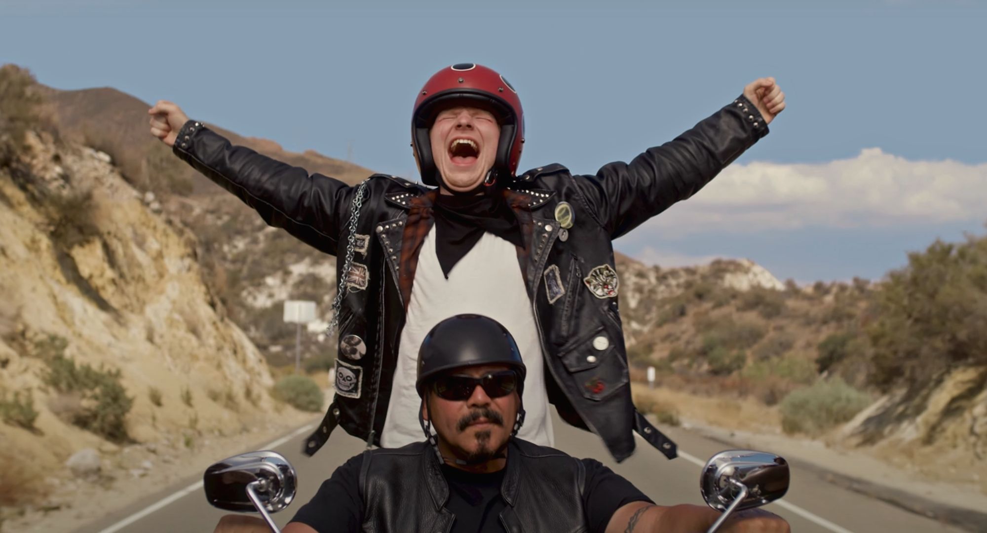 Ed Sheeran célèbre la sortie de son album avec le single "Overpass ...